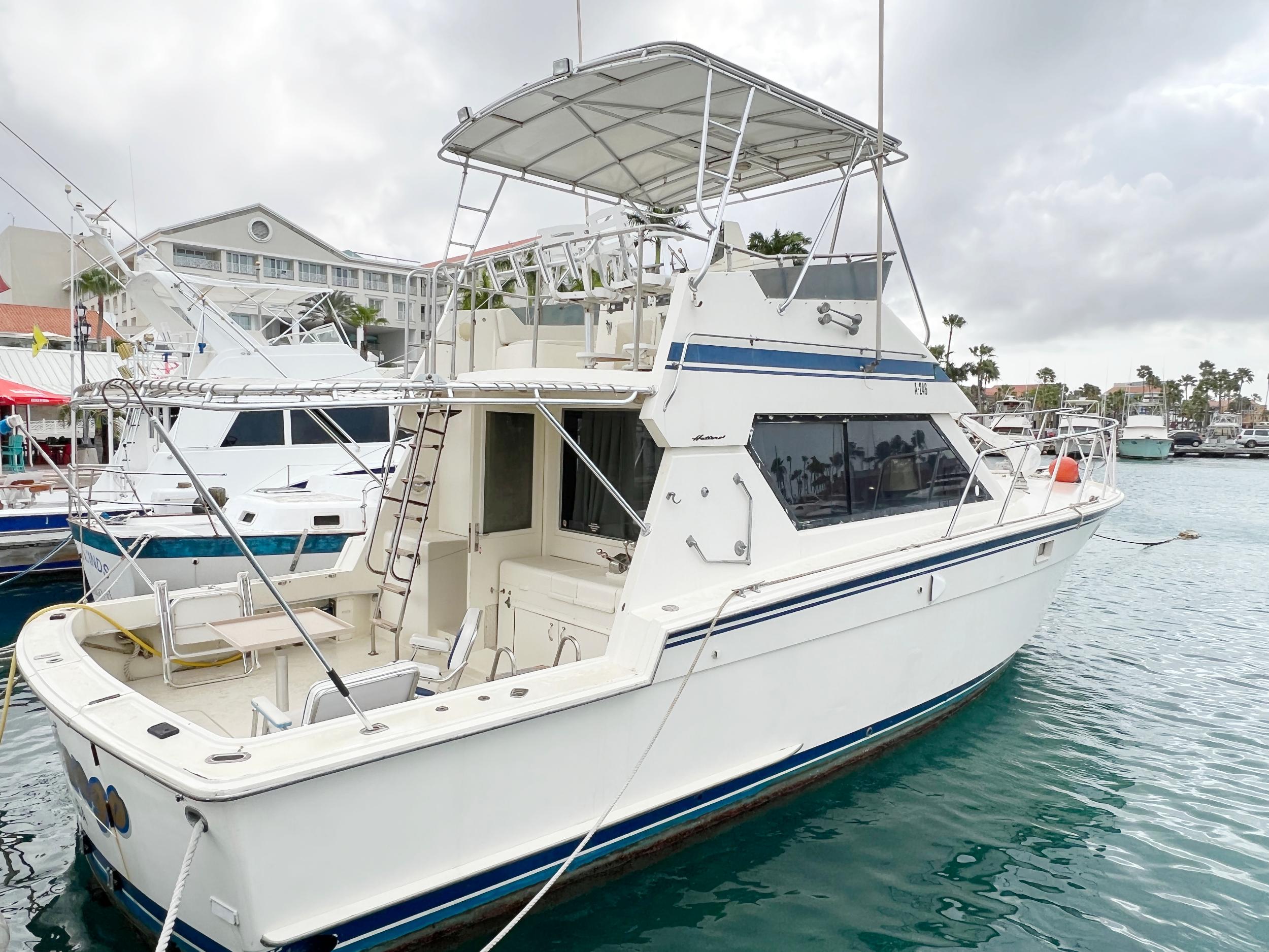 Hatteras 41 Convertible Boat For Sale - Waa2