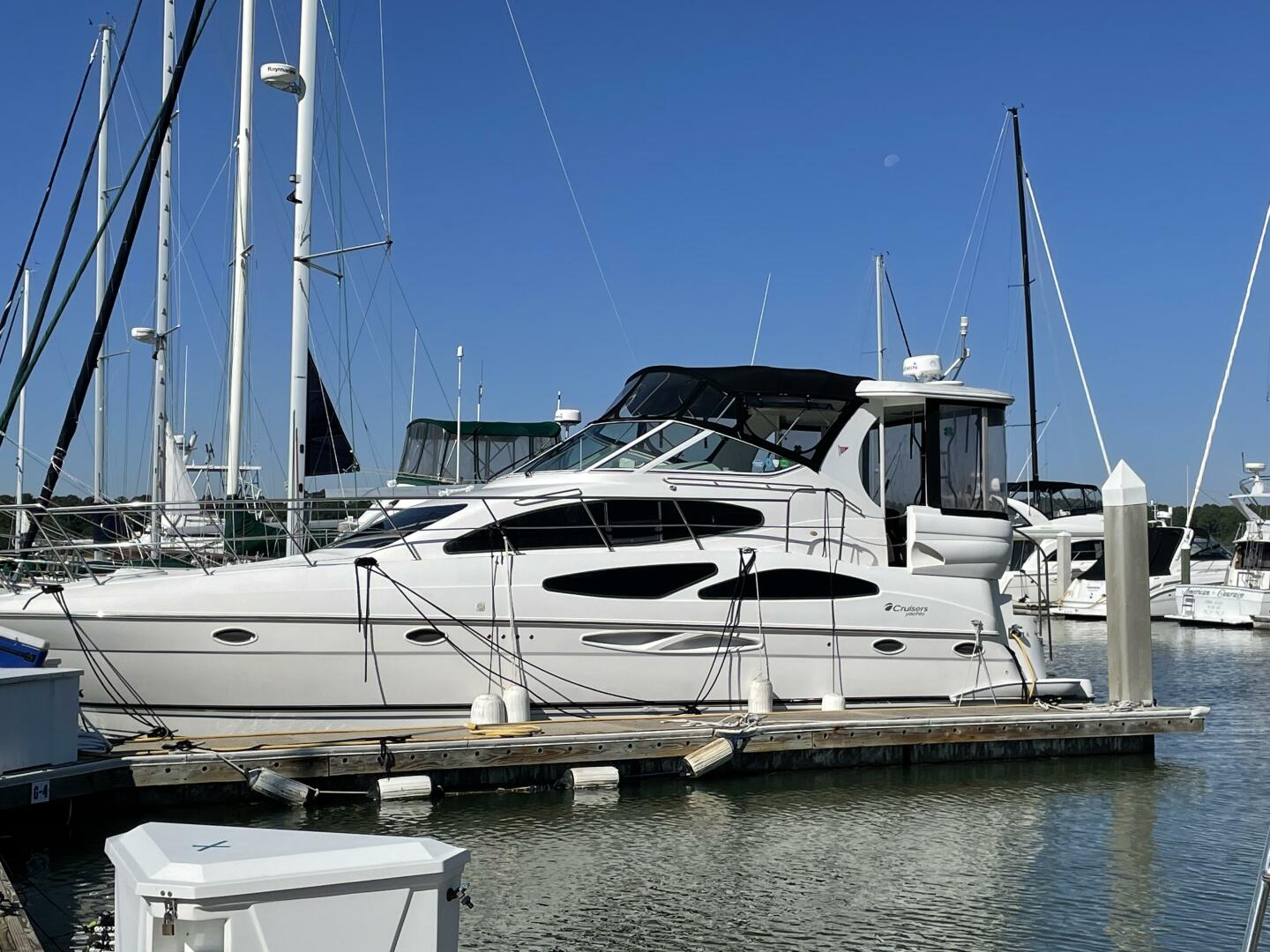 2004 Cruiser Yacht 405 Boat For Sale - Waa2