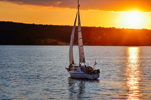 Small Sailboat Types: A Guide to Choosing the Perfect Vessel